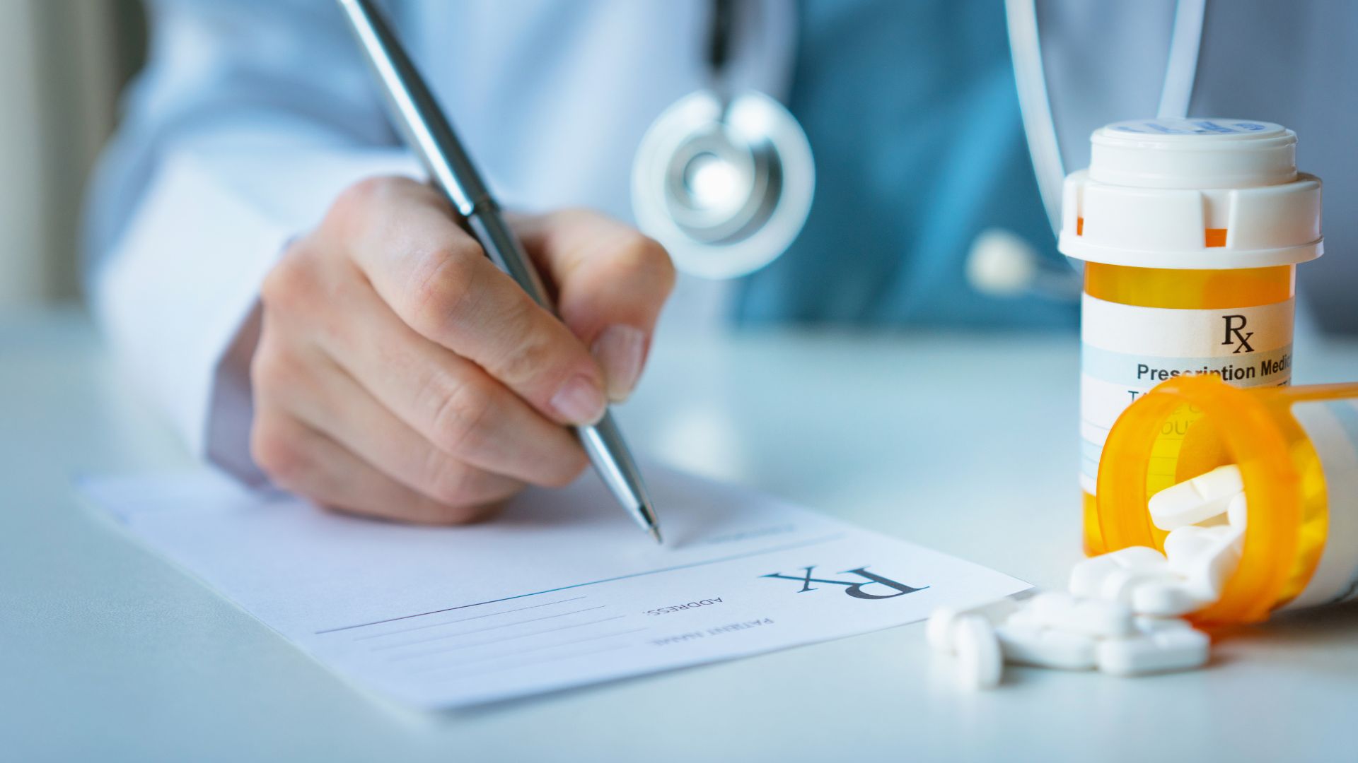 CFM questiona prescrição de antibióticos por enfermeiros